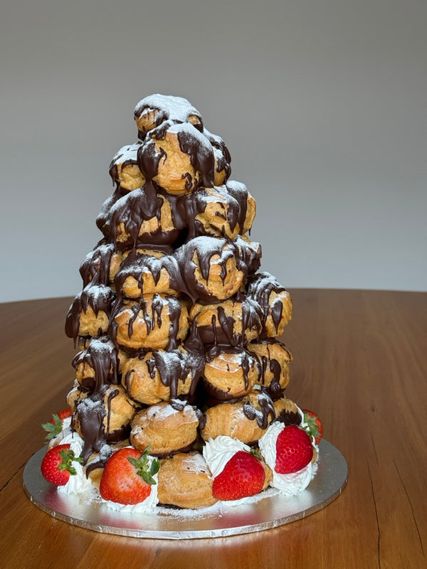 Profiterole Tower – Pelligra Cakes