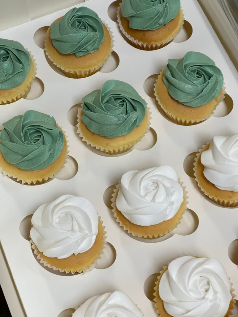White & Sage Rosette Cupcakes – Pelligra Cakes